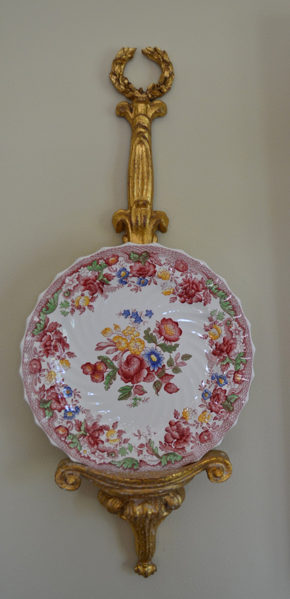 Spode Copeland Polychrome Red Transferware Dinner Plate with a Profusi