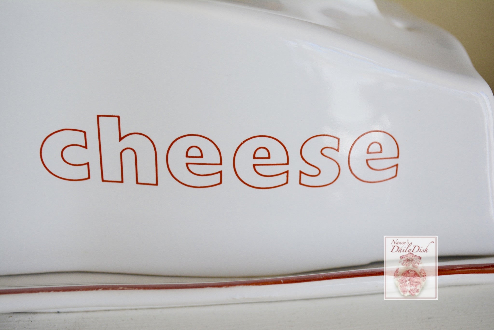 Vintage Ironstone Red & White Cheese Dish Stand Transfer English Farmh